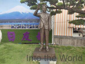 台湾・高雄にある安倍晋三元首相の銅像の紹介※場所と行き方【なぜここに？】 | Into the World